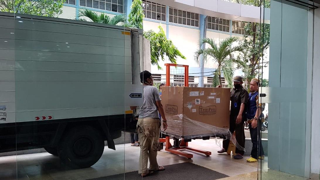 WHO dan Kementerian Kesehatan mendistribusikan alat tes COVID-19 untuk ...