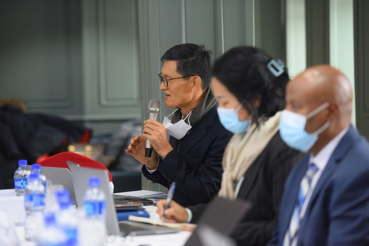 WHO experts of medicine regulation works in Mongolia